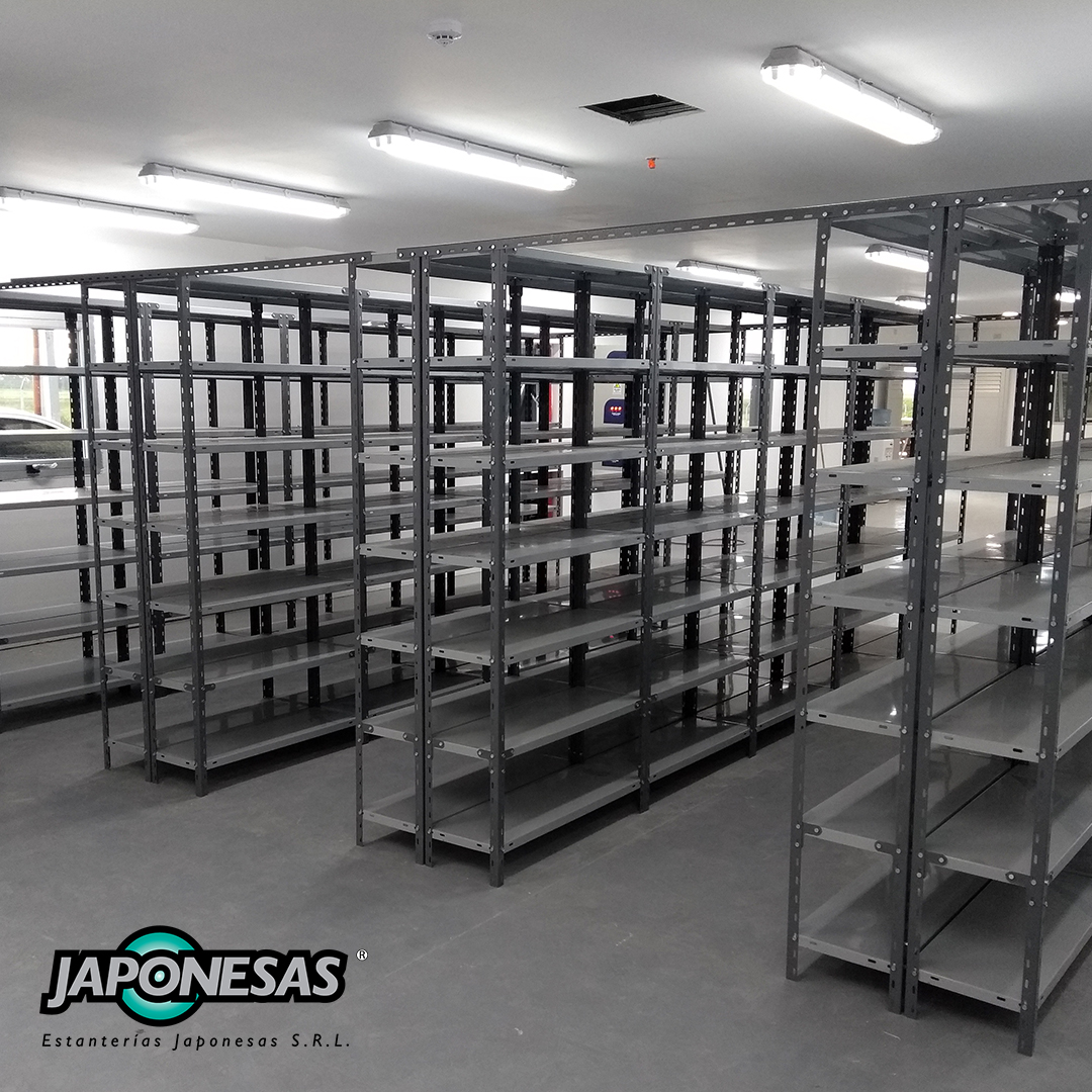 Fábrica de Estanterías Metálicas, Racks y Góndolas para Supermercado.