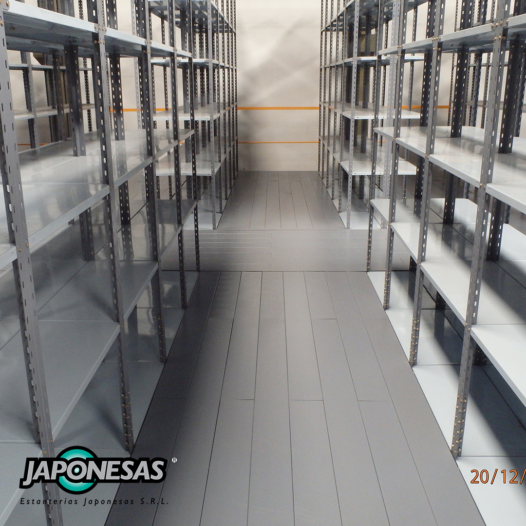 Fábrica de Estanterías Metálicas, Racks y Góndolas para Supermercado.